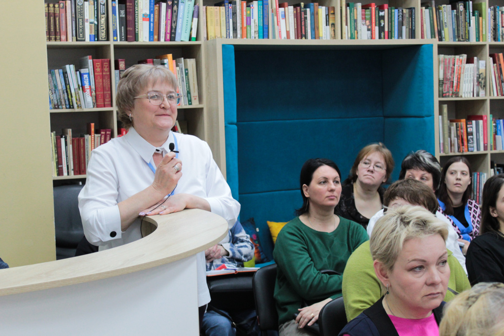 Анонсы профессиональных мероприятий на апрель от библиотеки Маяковского